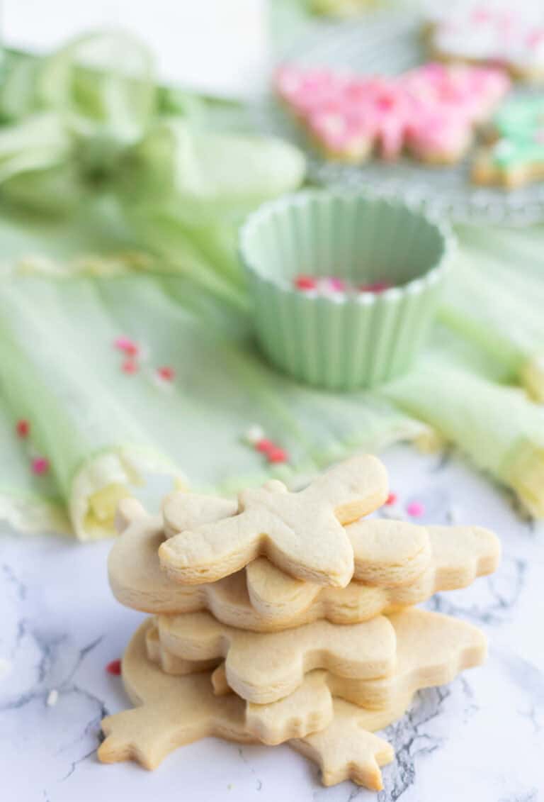 Perfect Non Spread Sugar Cookies | thewendthousekitchen.com